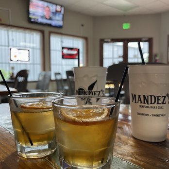 MANDEZ’S SEAFOOD BAR & GRILL - Updated May 2024 - 72 Photos & 86 ...