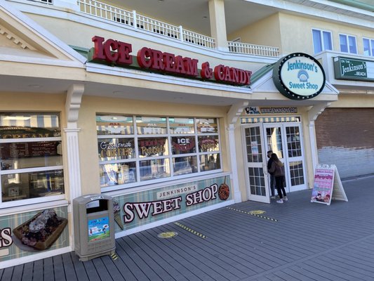 JENKINSON’S ICE CREAM & SWEET SHOP - 60 Photos & 25 Reviews - 3 ...