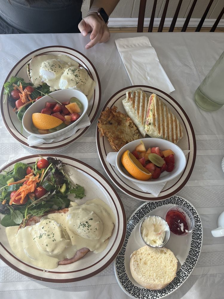 THE FOUNTAINHEAD HEALTH STORE & THE RED DOOR RESTAURANT - Updated ...