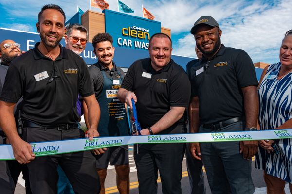 JOHNNY CLEAN - Updated August 2025 - 20 Photos - 13655 E Colonial Dr ...