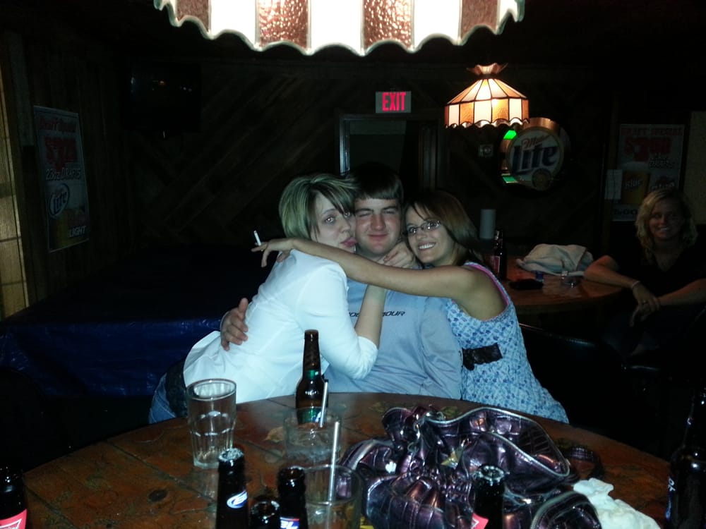 MIDDLEFIELD TAVERN - Updated December 2025 - 28 Reviews - 15958 E High ...