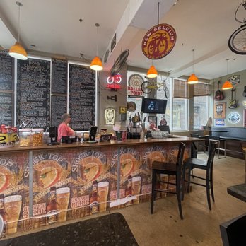 CURIOUS DOG - Updated December 2024 - 180 Photos & 153 Reviews - 200 W ...