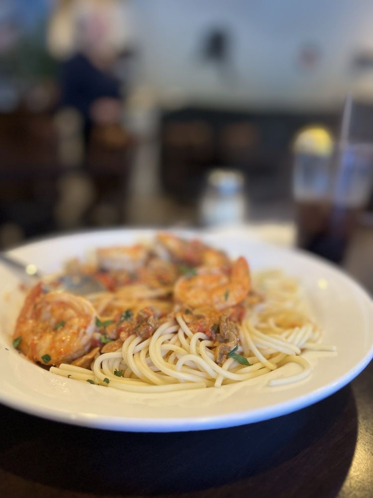 B & B FISH & CLAM CO - Updated December 2025 - 367 Photos & 349 Reviews ...