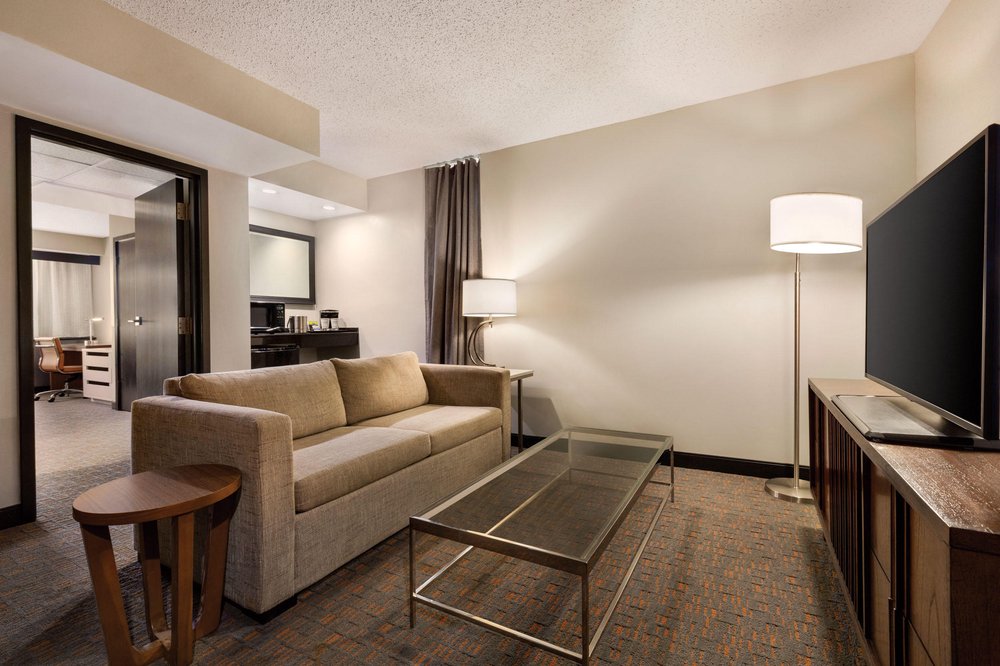 WYNDHAM FORT SMITH CITY CENTER - 75 Photos - 700 Rogers Ave, Fort Smith ...