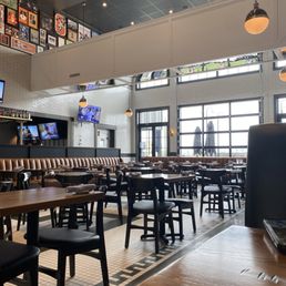 THE FILSON QUEEN CITY KITCHEN AND BAR - Updated October 2025 - 211 ...