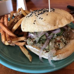 CJ SPARROW PUB & EATERY - Updated July 2025 - 106 Photos & 163 Reviews ...