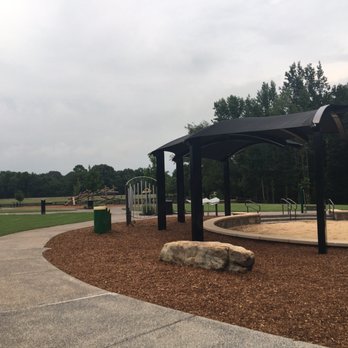 HINTON PARK - Updated December 2025 - 24 Photos - 10524 E Holmes Rd ...