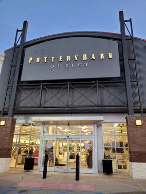 POTTERY BARN OUTLET Updated February 2025 53 Photos 22 Reviews 788 Gravois Bluffs Blvd Fenton Missouri Outlet Stores Phone Number Yelp