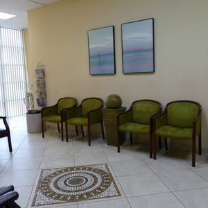 VAHE AKOPIAN, MD - Updated December 2025 - 17 Reviews - 1451 E Chevy ...