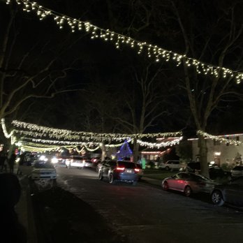 East Sacramento’s Fab 40s Christmas Lights - 120 Photos & 55 Reviews ...