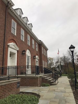 GEORGETOWN PUBLIC LIBRARY - Updated November 2025 - 20 Photos & 27 ...