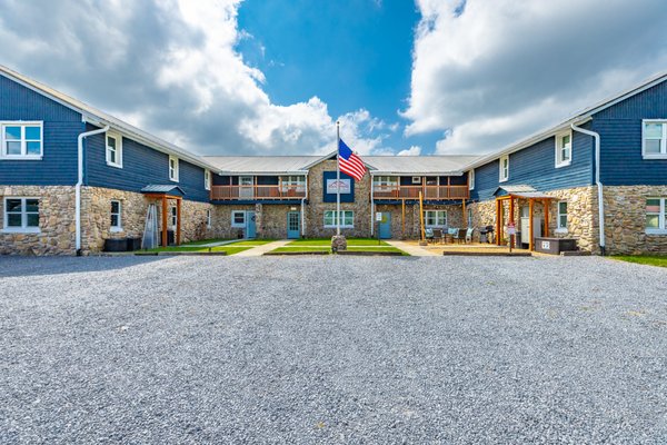ROCK SPRING RESORT - Updated December 2025 - 29 Photos - 40 Blessed Way ...
