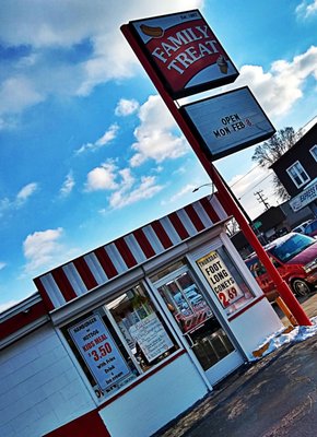 FAMILY TREAT - Updated January 2026 - 76 Photos & 24 Reviews - 2010 ...