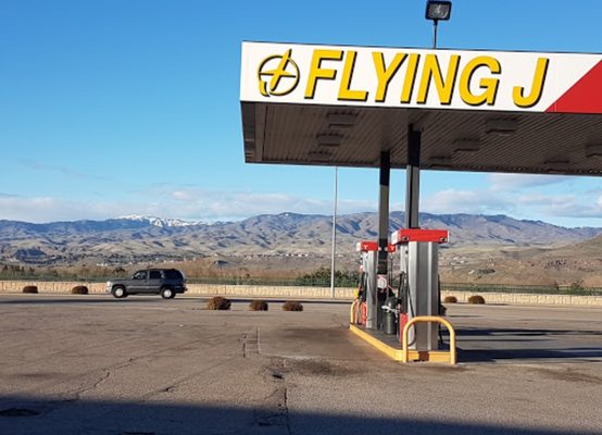 FLYING J TRAVEL CENTER - Updated December 2025 - 27 Reviews - 3353 ...