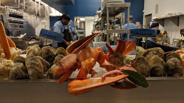 BLU POINT SEAFOOD CO - 166 Photos & 128 Reviews - 123 W Beverley St ...