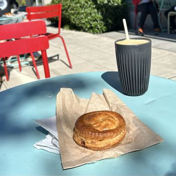 FRESH FLOURS - Updated October 2025 - 264 Photos & 195 Reviews - 1624 S ...