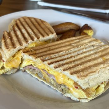 CAFE REYES - Updated August 2024 - 261 Photos & 227 Reviews - 421 ...