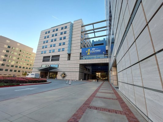 RONALD REAGAN UCLA MEDICAL CENTER - Updated December 2025 - 295 Photos ...