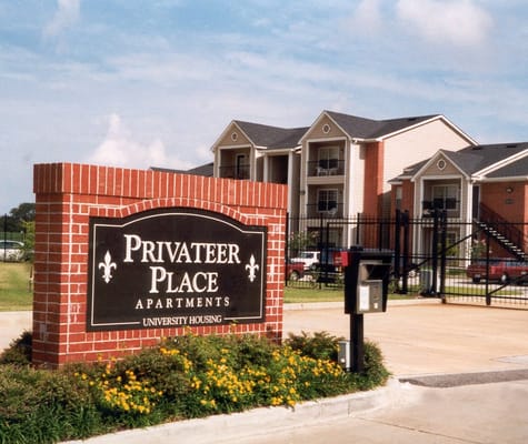 PRIVATEER PLACE - 31 Photos & 47 Reviews - 2000 Lakeshore Dr, New ...