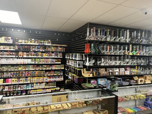 HABITS SMOKE & VAPE - Updated January 2026 - 25 Photos - 1874 Piedmont ...