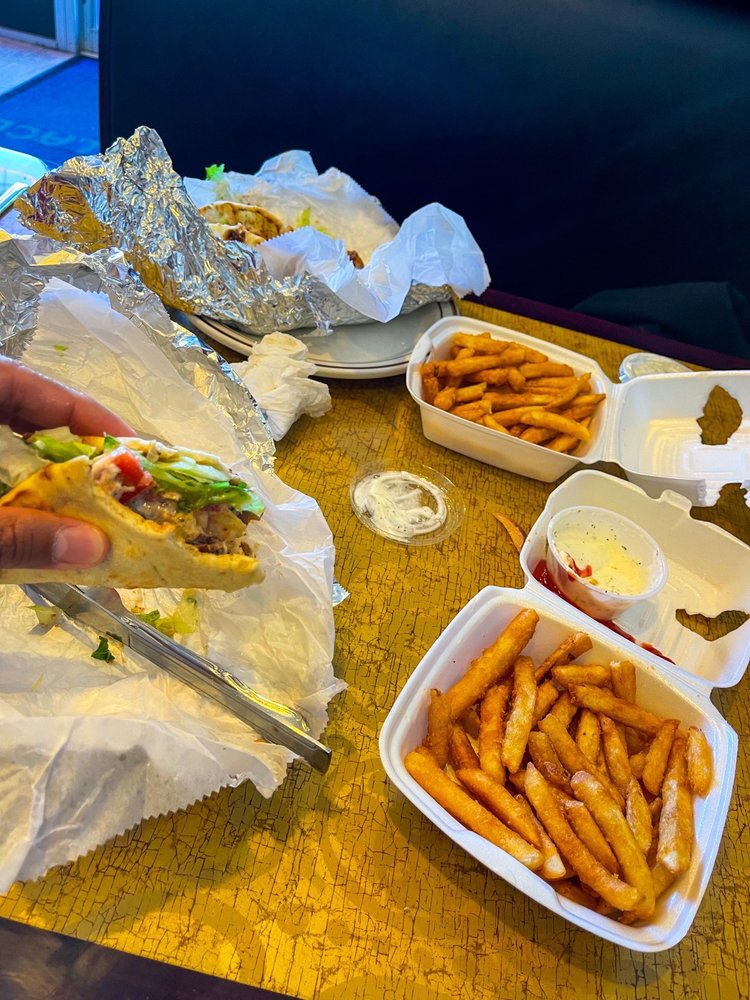 GYRO PALACE - Updated October 2025 - 52 Photos & 172 Reviews - 1694 ...