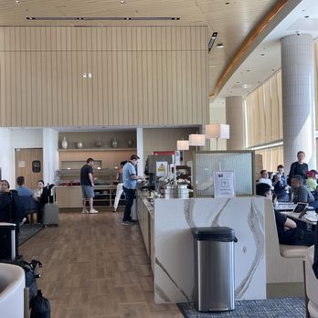 PLAZA PREMIUM LOUNGE ORLANDO - Updated September 2024 - 94 Photos & 36 Reviews - One Jeff Fuqua ...