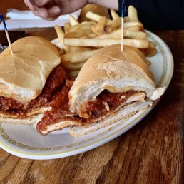 RED ROCK TAVERN - Updated October 2025 - 181 Photos & 120 Reviews - 369 ...