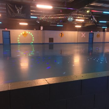 TRAXSIDE SKATING - Updated November 2025 - 30 Photos & 14 Reviews - 637 ...