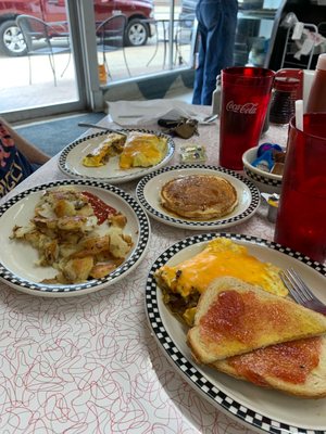 JEANNIE’S DINER - 48 Photos & 67 Reviews - Diners - 14 W Chicago St ...