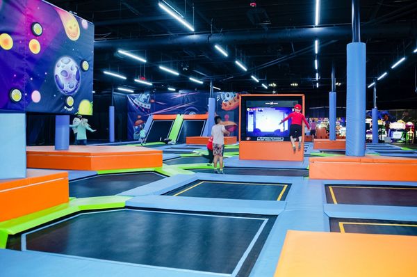 THRIVE FAMILY FUN CENTER - Updated December 2025 - 13 Photos - 400 ...