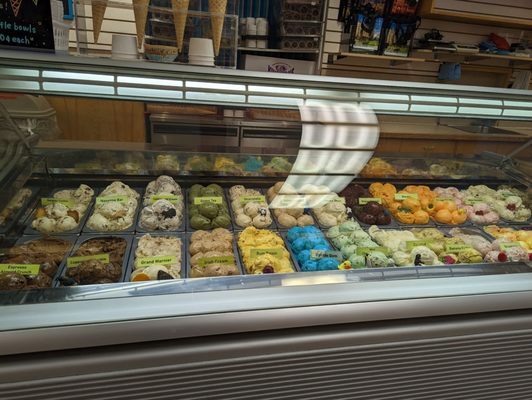 VICTORIA ICE CREAM & FUDGE FACTORY - Updated July 2025 - 19 Photos & 12 ...