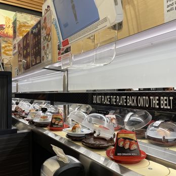 KURA REVOLVING SUSHI BAR - Updated September 2024 - 150 Photos & 64 ...