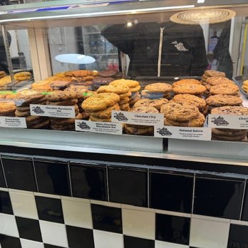 READING TERMINAL MARKET - Updated March 2025 - 7455 Photos & 7165 ...