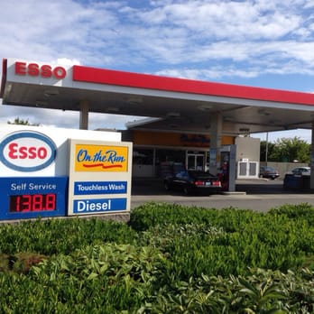 ESSO - Gas Station in Victoria, British Columbia at 3201 Douglas Street ...