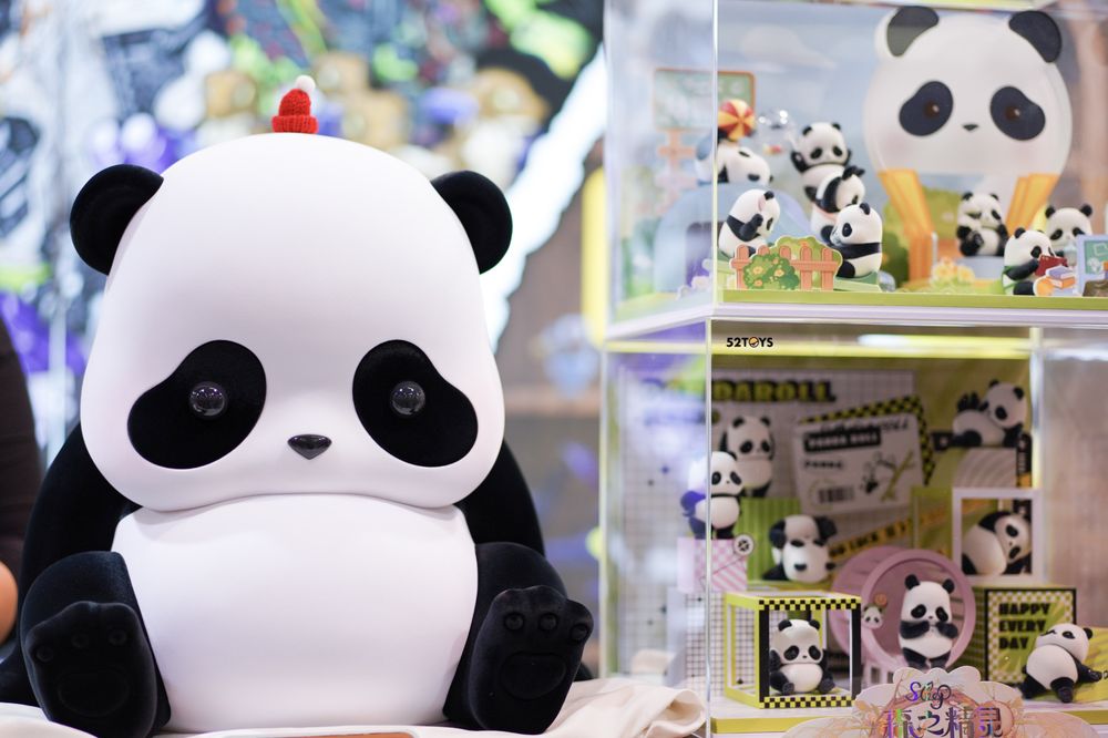 DESIGNER CON - Updated July 2025 - 309 Photos & 25 Reviews - 800 W ...