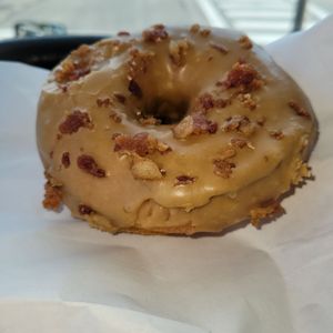 RED’S DONUTS - 79 Photos & 182 Reviews - 433 Alvarado St, Monterey, CA ...
