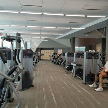 PARKER HANNIFIN DOWNTOWN YMCA - Updated December 2025 - 25 Photos & 13 ...