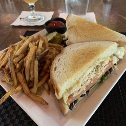REPUBLIC GASTROPUB - 443 Photos & 462 Reviews - 5830 N Classen Blvd ...
