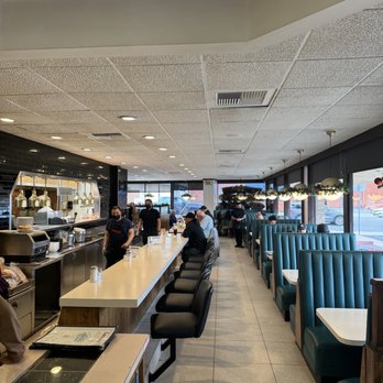 LANCERS RESTAURANT - Updated July 2024 - 586 Photos & 598 Reviews - 697 ...