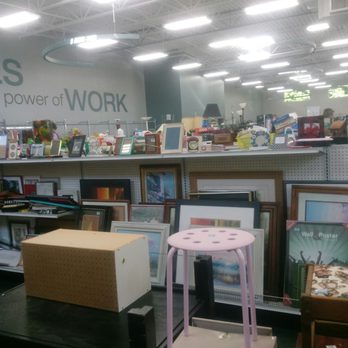 GOODWILL STORE AND DONATION CENTER - Updated September 2025 - 393 E ...