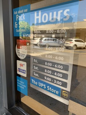 THE UPS STORE - Updated May 2025 - 40 Photos & 48 Reviews - 153 E ...