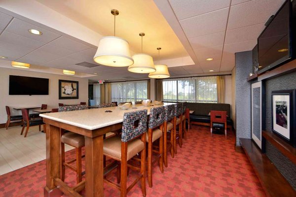 HAMPTON INN SALISBURY - Updated March 2025 - 167 Photos & 43 Reviews ...