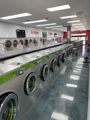 EVERYTHING CLEAN LAUNDROMAT - Updated July 2024 - 36 Photos & 13 ...