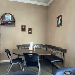 DUTCH PANTRY - Updated May 2025 - 65 Photos & 90 Reviews - 10 W Main St ...