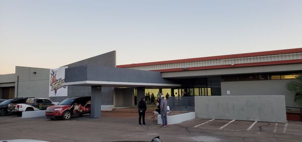 COYOTES COMMUNITY ICE CENTER - Updated August 2025 - 14 Photos - 140 N ...