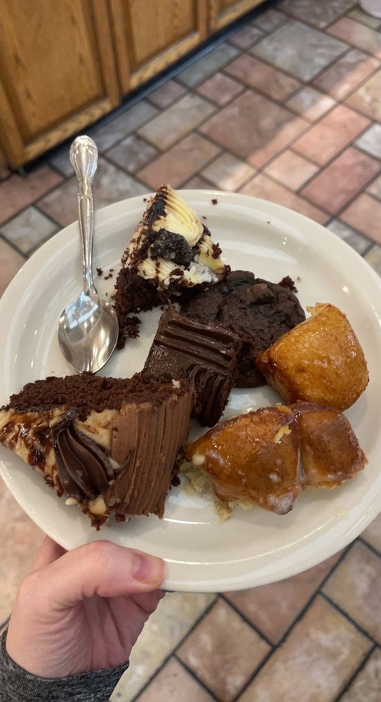 CHUCK-A-RAMA BUFFET - Updated July 2024 - 108 Photos & 199 Reviews ...