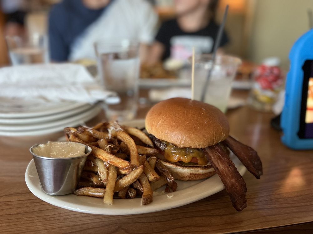 BROOMSTACK KITCHEN & TAPHOUSE - Updated December 2025 - 73 Photos & 101 ...