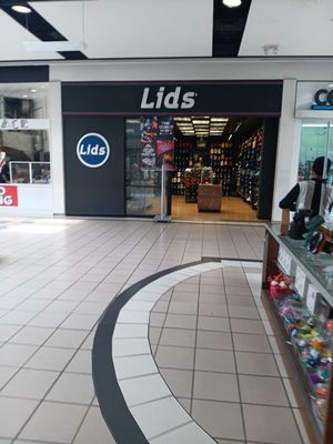 GREEN TREE MALL - Updated September 2025 - 21 Photos & 35 Reviews - 757 ...