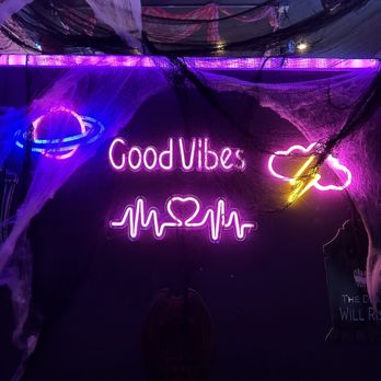 CHI CHI - Updated April 2024 - 188 Photos & 148 Reviews - 610 S Berendo ...