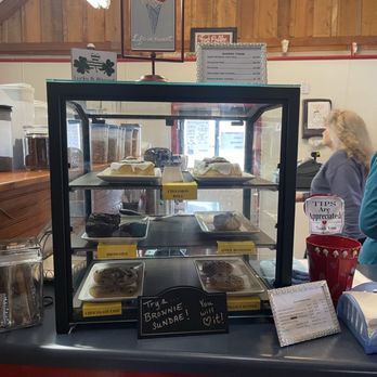 CUSTARD CABIN - Updated November 2025 - 58 Reviews & 25 Photos - 5751 ...